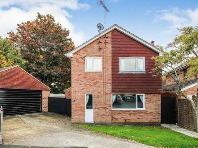 4 bedroom detached house for sale in Garsdale Road Knaresborough North Yorkshire HG5
