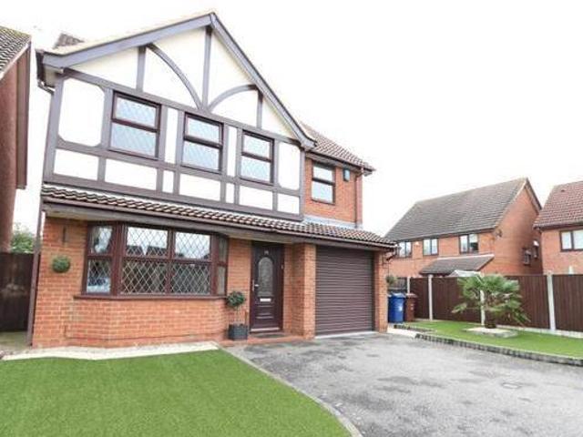 4 bedroom detached house for sale in Gilbert Road Chafford Hundred RM16