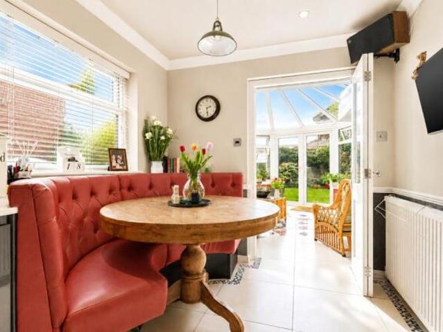 4 bedroom detached house for sale in Gladeside, St. Albans, Hertfordshire, AL4