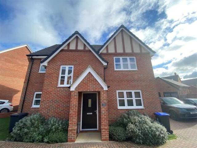 4 bedroom detached house for sale in Glebe Road, Boughton, Northampton, NN2