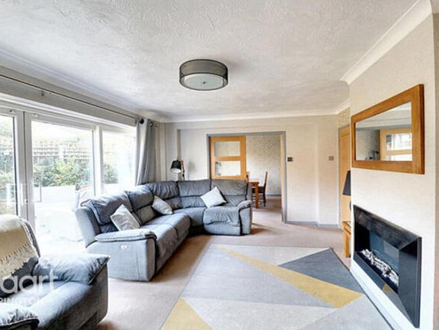4 bedroom detached house for sale in Gleeson Drive, Orpington, BR6