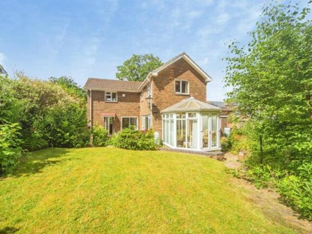 4 bedroom detached house for sale in Glen Eyre Drive, Southampton, Hampshire, SO16