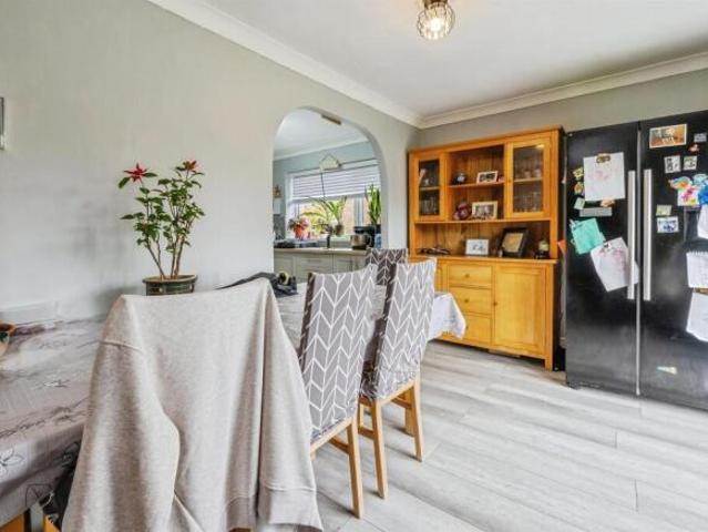 4 bedroom detached house for sale in Glendon Close, LINCOLN, LN5