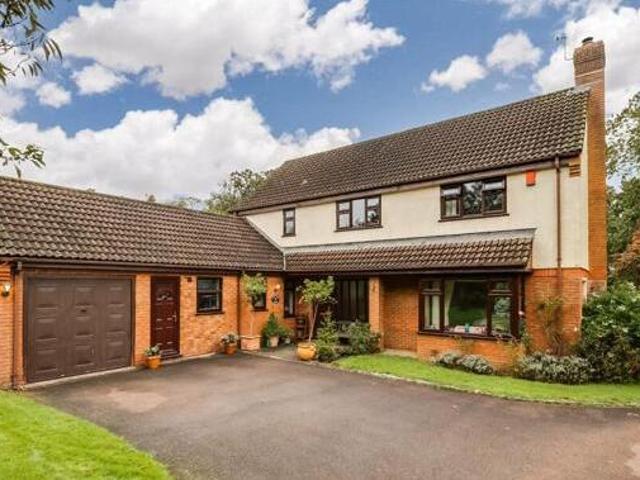 4 Bedroom Detached House For Sale In Glenholt