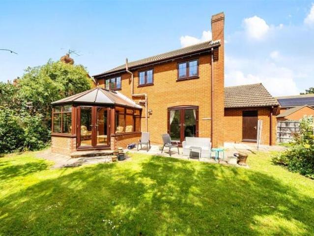 4 bedroom detached house for sale in Glenrose Avenue, Ravensden, MK44