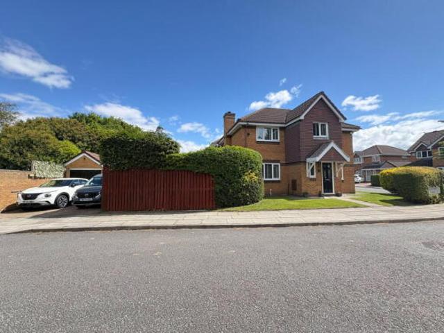 4 bedroom detached house for sale in Glentworth Close, Maghull, L31
