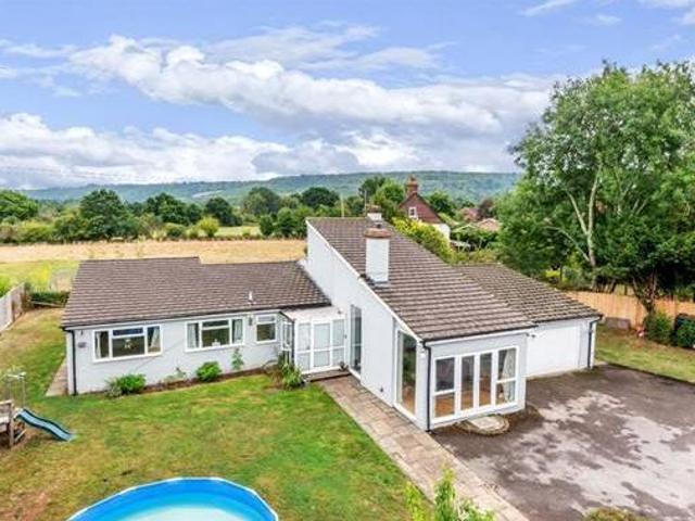 4 bedroom detached house for sale in Graffham Petworth GU28