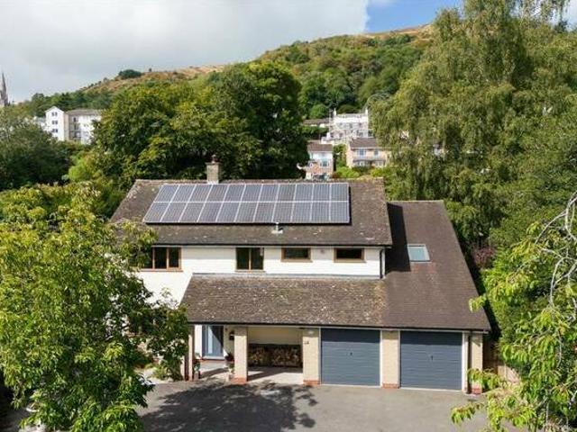 4 bedroom detached house for sale in Graham Road Malvern Worcestershire WR14