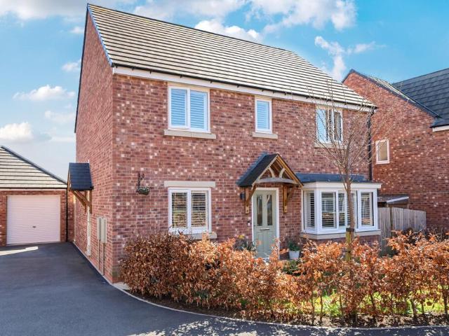 4 bedroom detached house for sale in Grainbeck Rise, Killinghall, HG3
