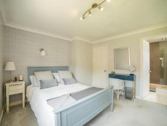 4 bedroom detached house for sale in Grange Court, Alwoodley, LS17
