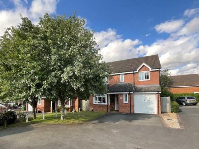 4 Bedroom Detached House For Sale In Grange Park