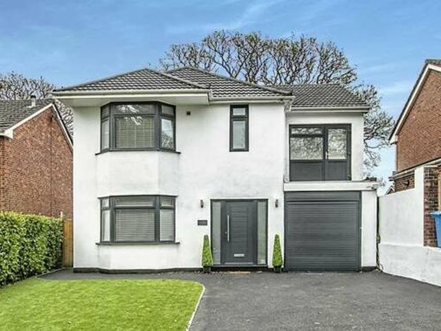 4 bedroom detached house for sale in Gravel Hill Wimborne BH21