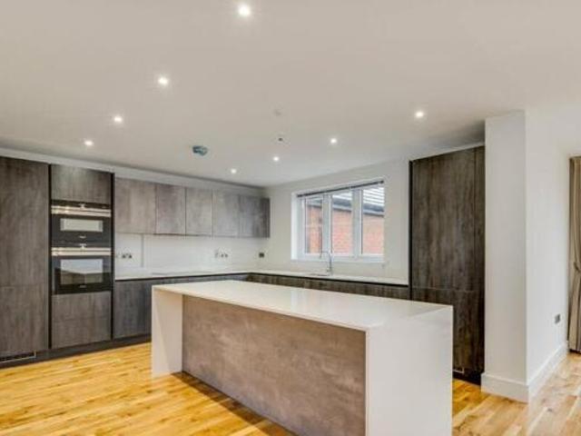 4 Bedroom Detached House For Sale In Gravenhurst, Bedford