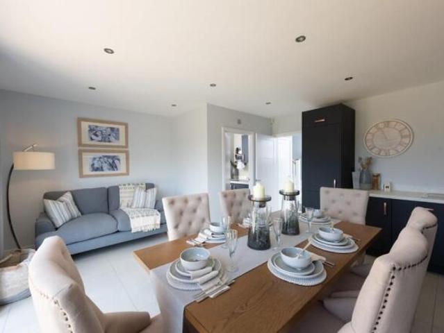 4 bedroom detached house for sale in Graze Hill, Bedford, MK44 2FL, MK44