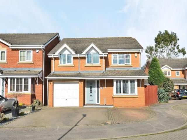 4 Bedroom Detached House For Sale In Great Billing, Northampton