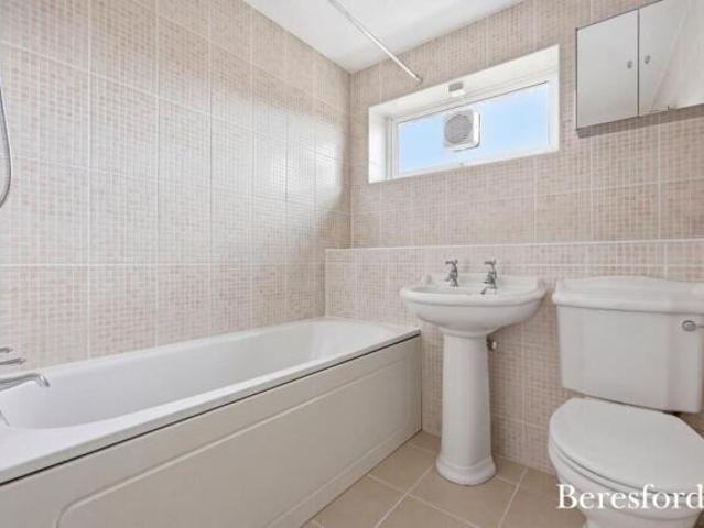 4 bedroom detached house for sale in Greding Walk, Hutton, CM13