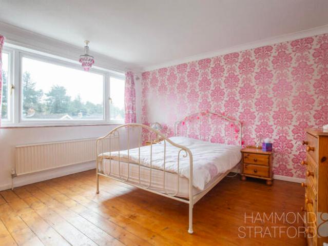 4 bedroom detached house for sale in Greenways, Eaton, NR4