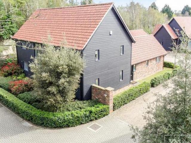 4 Bedroom Detached House For Sale In Green Lane