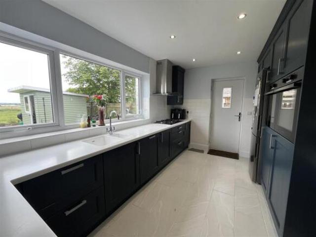 4 bedroom detached house for sale in Greenacre Drive, Wyke, Bradford, BD12