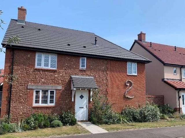4 bedroom detached house for sale in Greenfield Road TA23 TA23