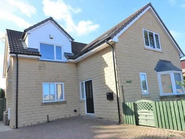 4 bedroom detached house for sale in Greenhead Rastrick HD6 HD6