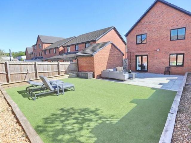 4 bedroom detached house for sale in Greenside Avenue, Prestwich, M25