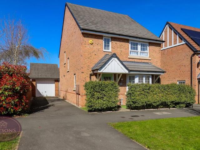 4 bedroom detached house for sale in Greymede Avenue, Nottingham, NG8