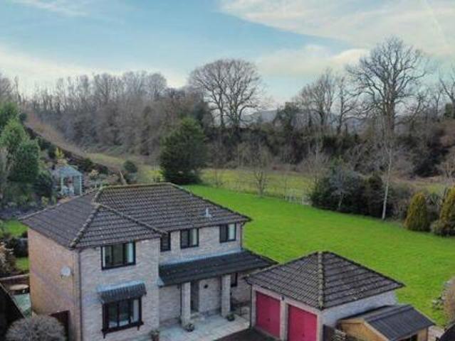 4 Bedroom Detached House For Sale In Groesfaen, Rhondda Cynon Taff