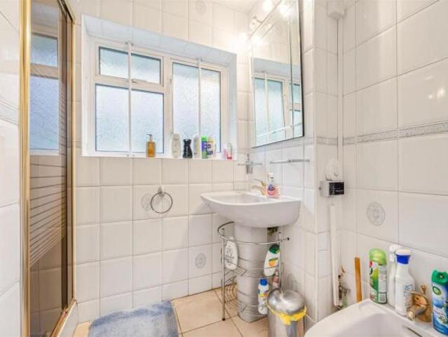 4 bedroom detached house for sale in Dove House Crescent, Slough, SL2