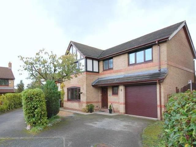 4 bedroom detached house for sale in Dovecote Close Crewe CW2