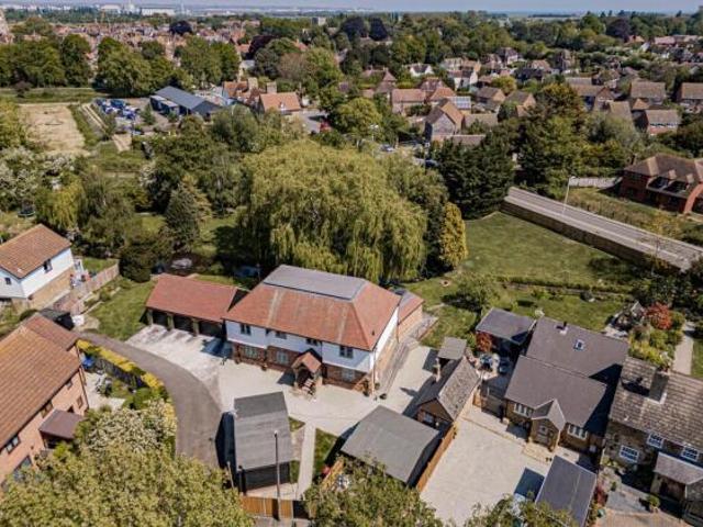 4 bedroom detached house for sale in Dover Road, Sandwich, Kent, CT13