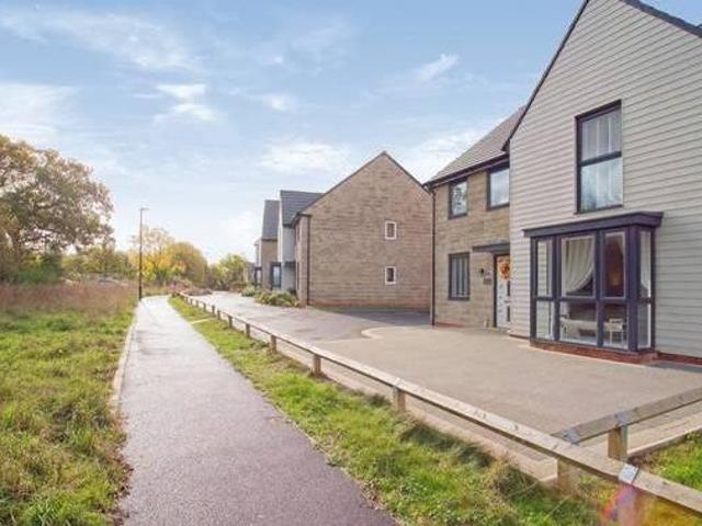 4 bedroom detached house for sale in Dowsell Way Yate Bristol BS37