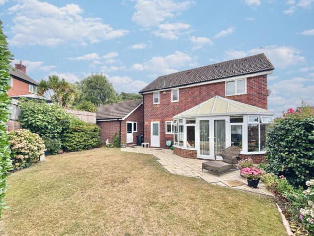 4 bedroom detached house for sale in Dogwood Road, Broadstone, BH18