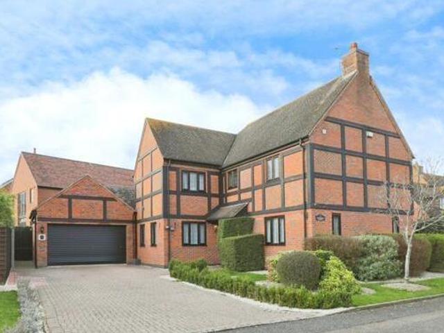 4 Bedroom Detached House For Sale In don
