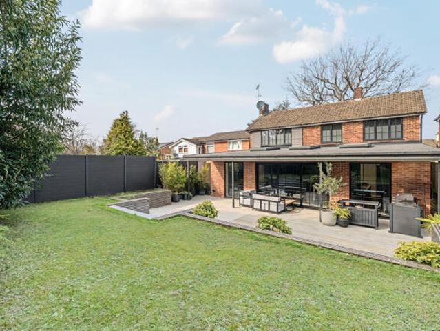 4 bedroom detached house for sale in Dornden Drive, Tunbridge Wells, TN3