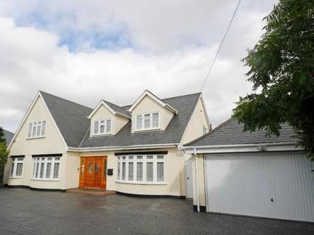 4 bedroom detached house for sale in Daws Heath Road Daws Heath Hadleigh Essex SS7 SS7