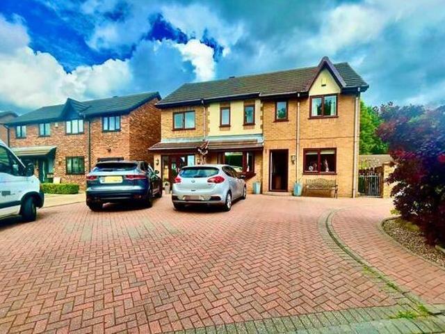 4 Bedroom Detached House For Sale In Daisy Hill, Westhoughton