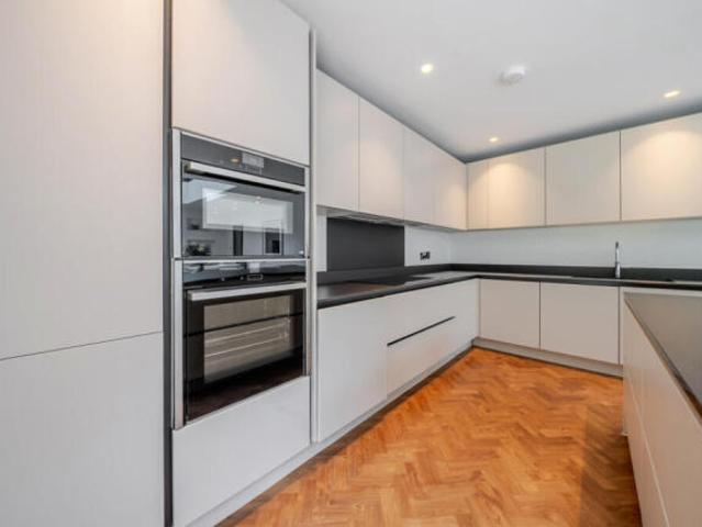 4 bedroom detached house for sale in Dale Wood Road, Orpington, BR6