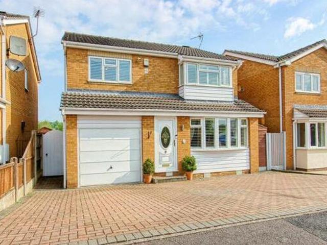 4 Bedroom Detached House For Sale In Danesmoor, Chesterfield