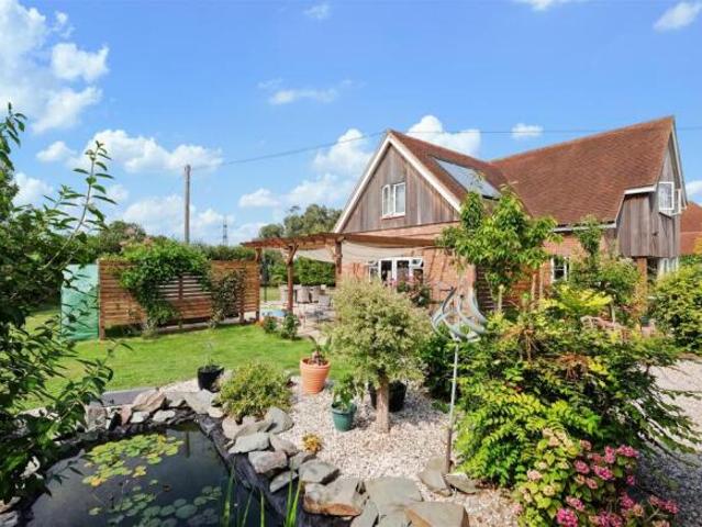 4 bedroom detached house for sale in Dargate Road, Yorkletts, Whitstable, CT5