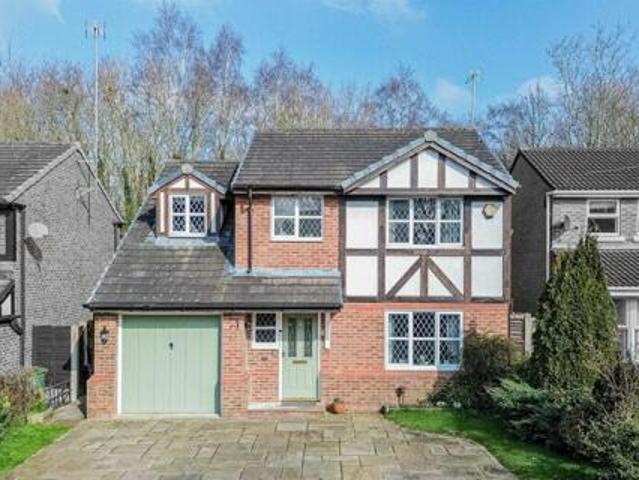4 Bedroom Detached House For Sale In Daresbury, Warrington