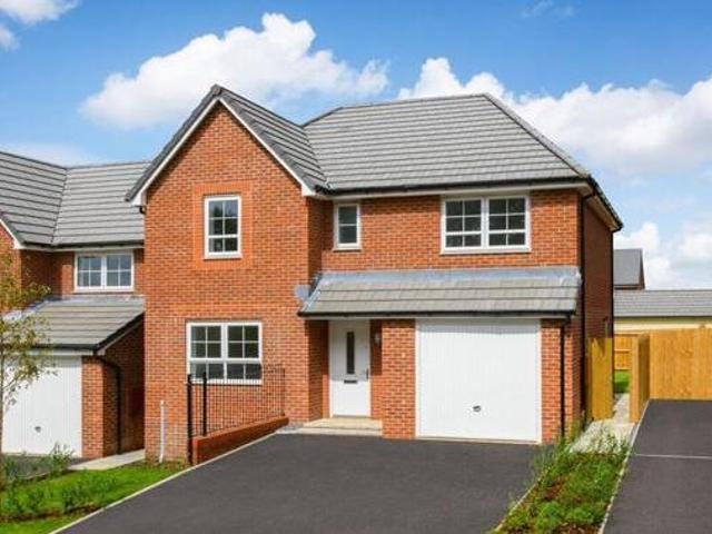 4 Bedroom Detached House For Sale In Dewsbury, West Yorkshire