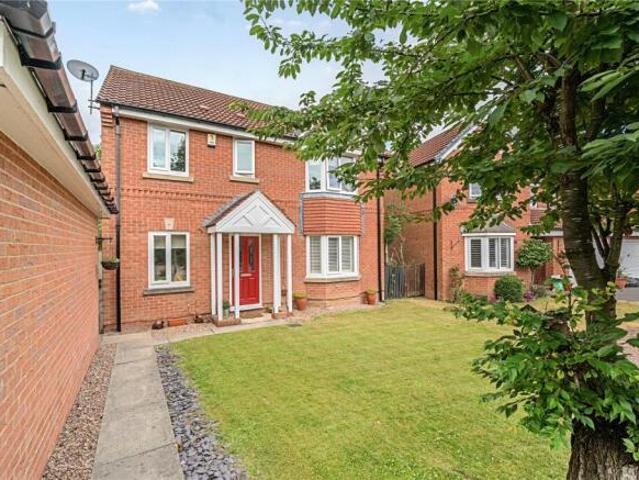 4 bedroom detached house for sale in De Lacies Court, Woodlesford, Leeds, West Yorkshire, LS26