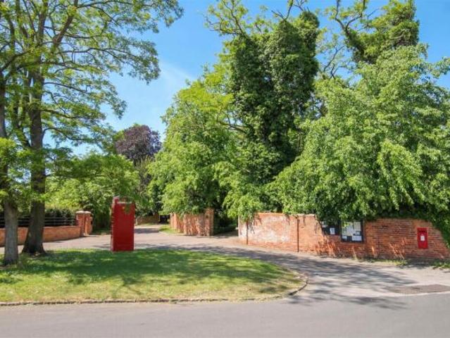 4 bedroom detached house for sale in Dean Forest Way, Broughton, Milton Keynes, MK10