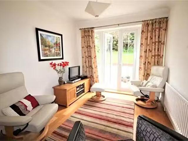 4 Bedroom Detached House For Sale In Deanacre Close, Chalfont.