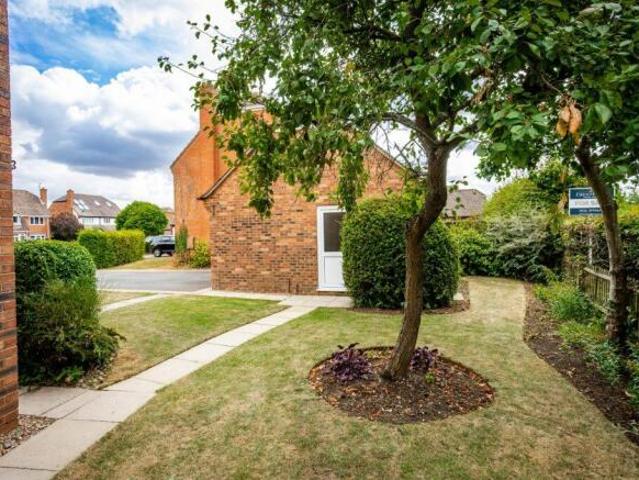 4 bedroom detached house for sale in Deanery Crescent, Leicester, LE4