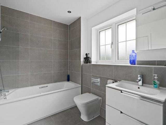 4 bedroom detached house for sale in Deeble Way, Netley Abbey, Hampshire, SO31