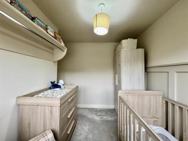 4 bedroom detached house for sale in Delves Wood Road, Beaumont Park, Huddersfield, HD4 7AS, HD4