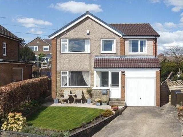 4 Bedroom Detached House For Sale In Denholme, West Yorkshire