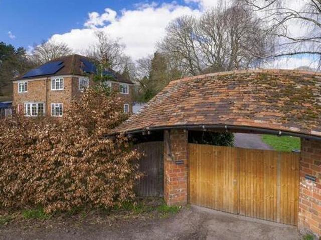 4 Bedroom Detached House For Sale In Denwood Street